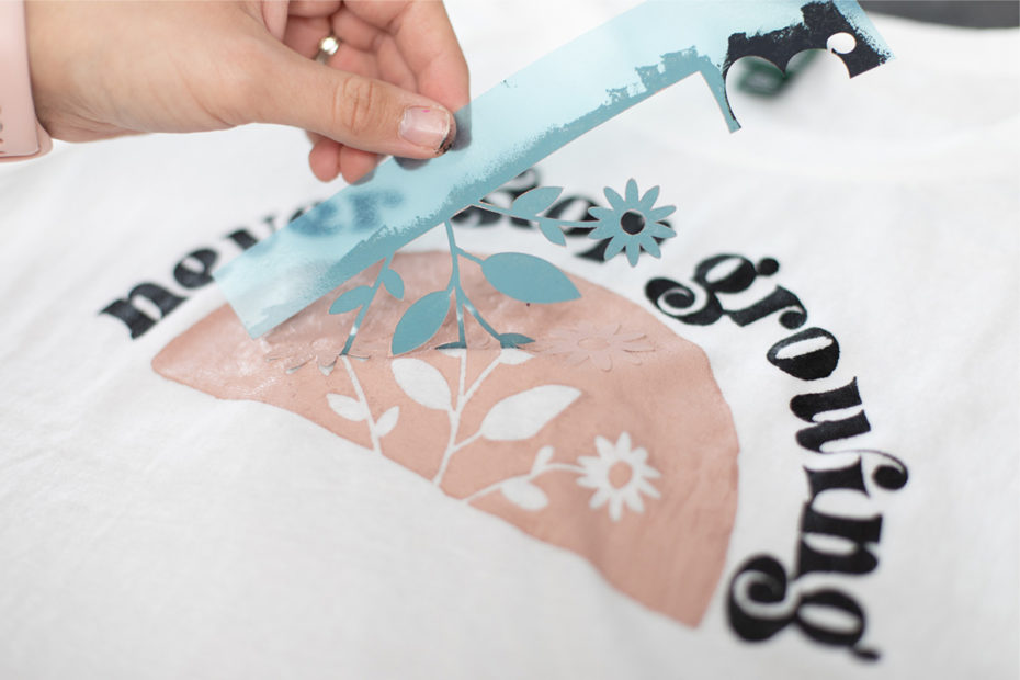 Come creare uno stencil per T-shirt - Creativamente Plotter